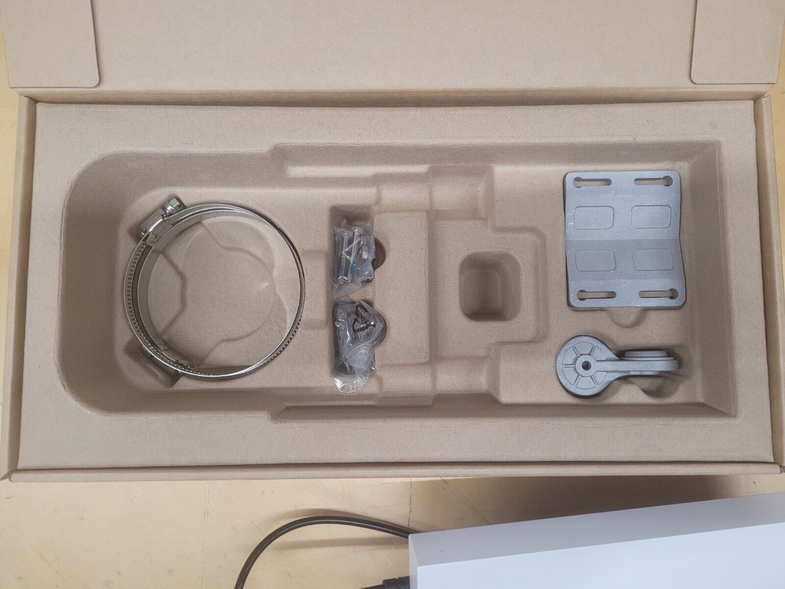 Solved: Re: MT-ANT-27 mounting hardware - The Meraki Community